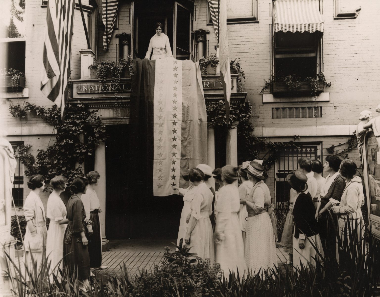 Home | Thomas J. Meskill Law Library